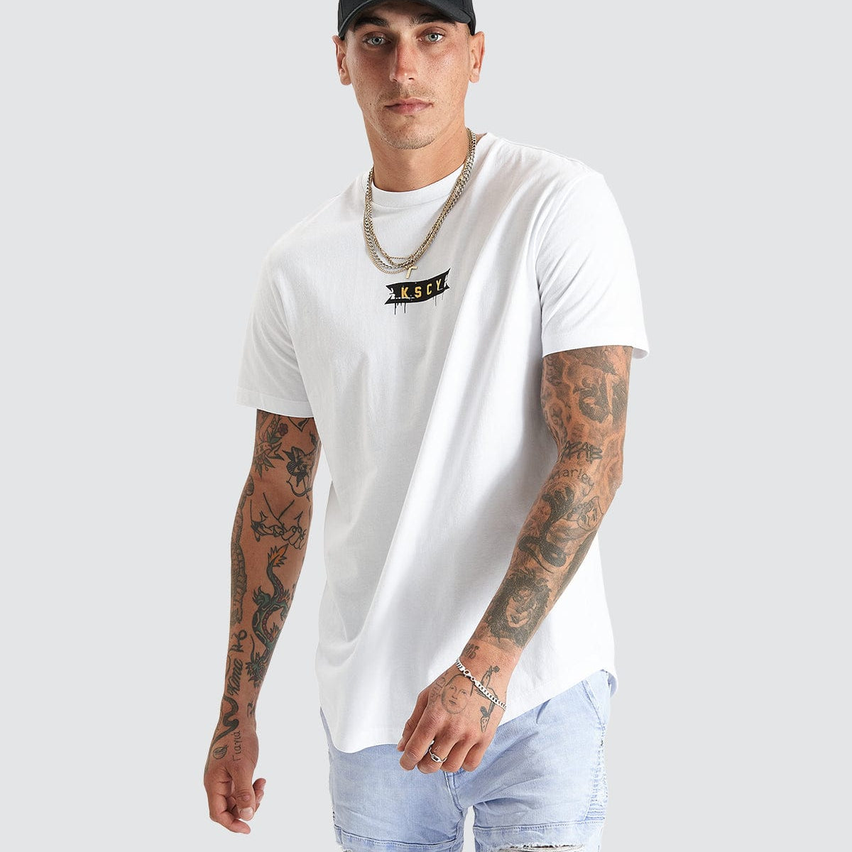 Kiss Chacey Dark Vamp Curve Tee in White - Neverland Store